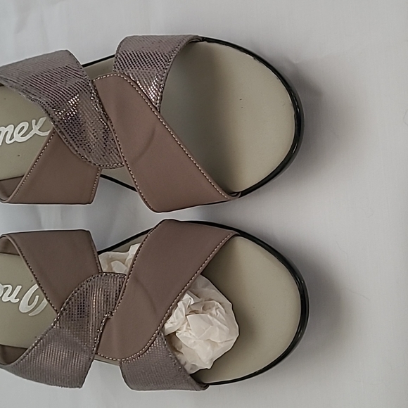 Onex | Shoes | Onex Nelly Grey Shimmer Sandals 7m | Poshmark